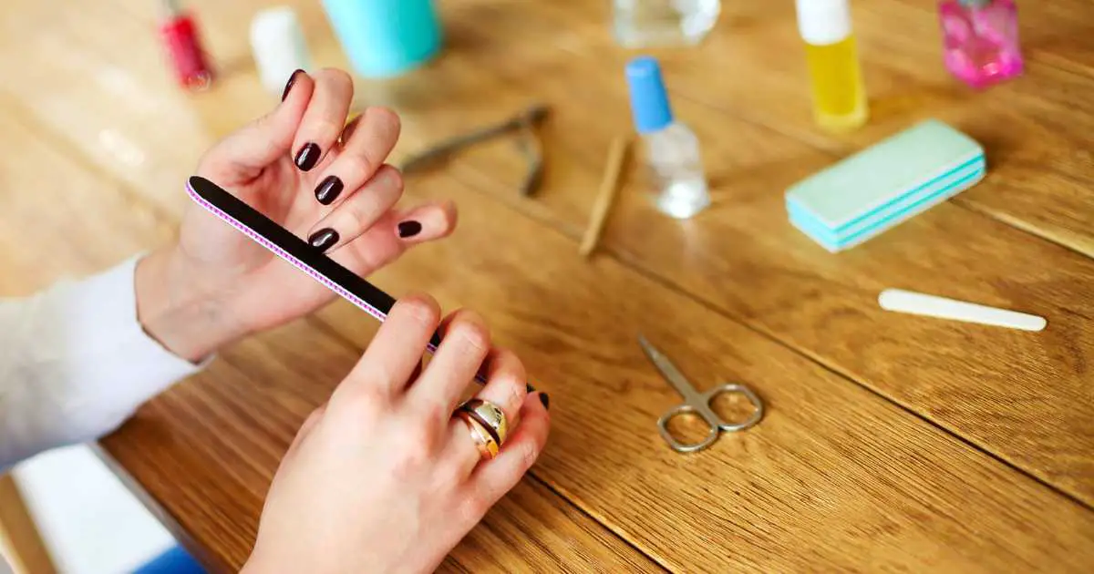 6 Steps For How to Do a Manicure At Home Without Tools Easily