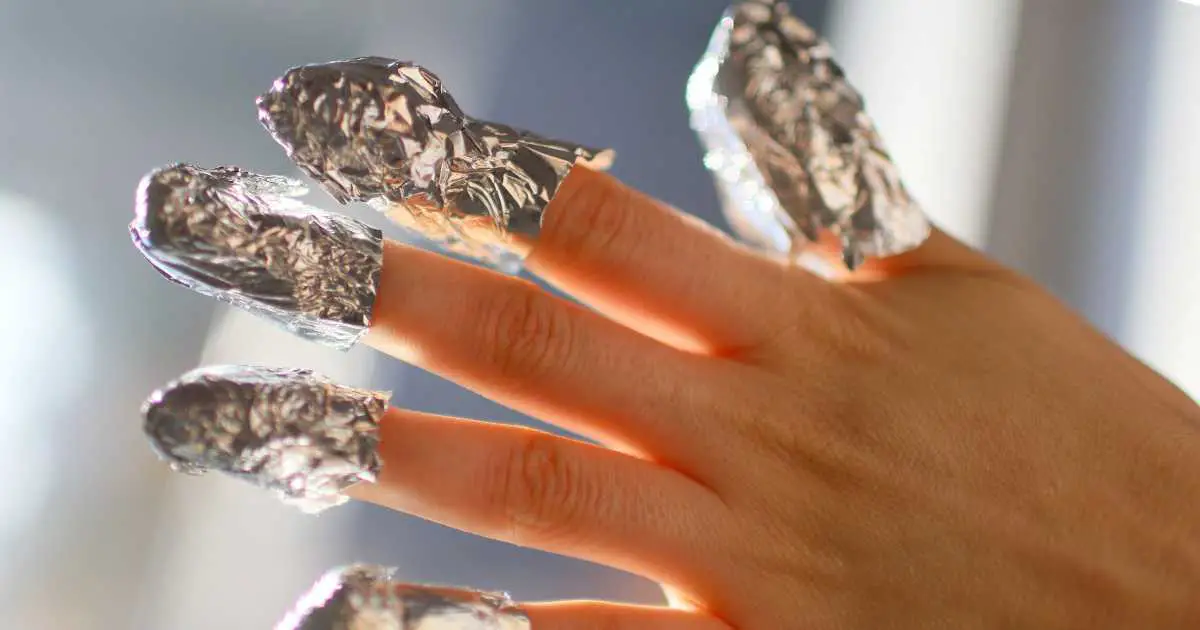 How to Remove Shellac Nail Polish the Easy Way