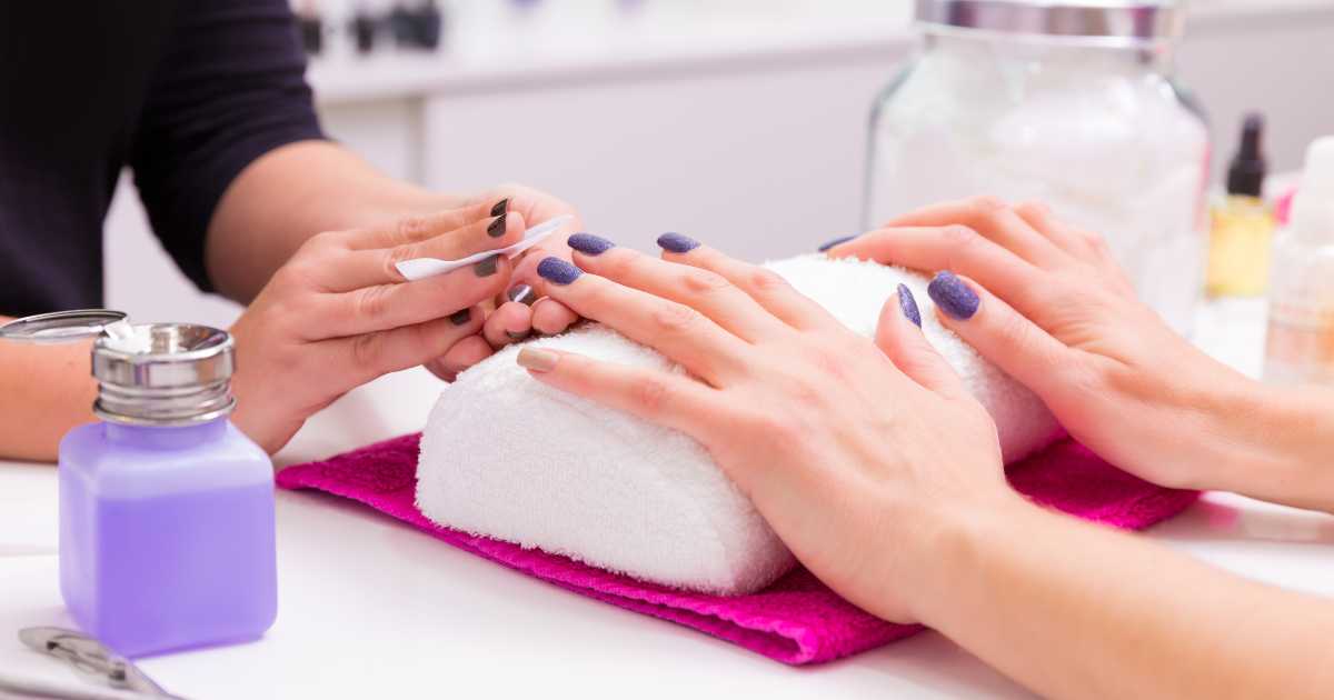 How to Remove Shellac Nail Polish the Easy Way